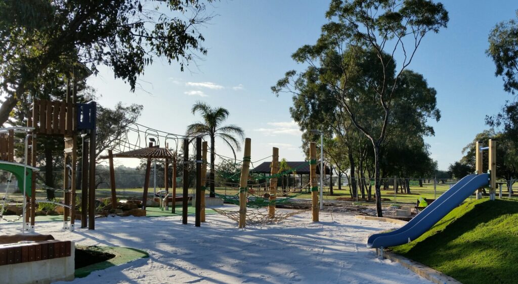 Eaton Foreshore Nature Based Playground - Environmental Industries